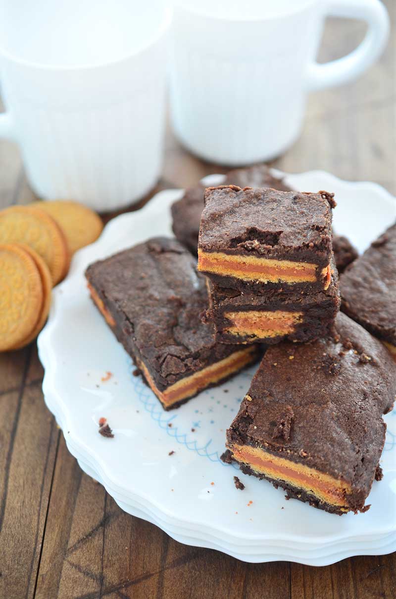 Pumpkin Spice Oreo Stuffed Brownies - Life's Ambrosia